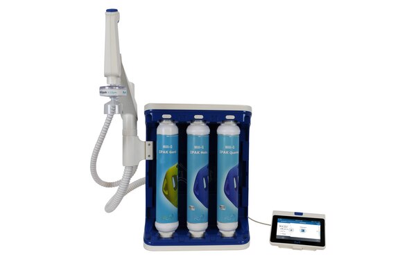 Milli-Q® EQ 7008 ultrapure water system with touchscreen | ZEQ7008T0C